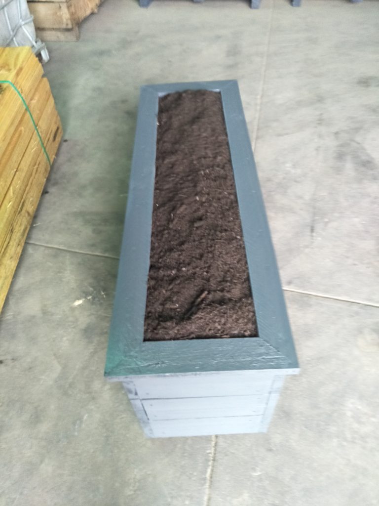 Planter Box Painted – Dan the Veggie Bin Man