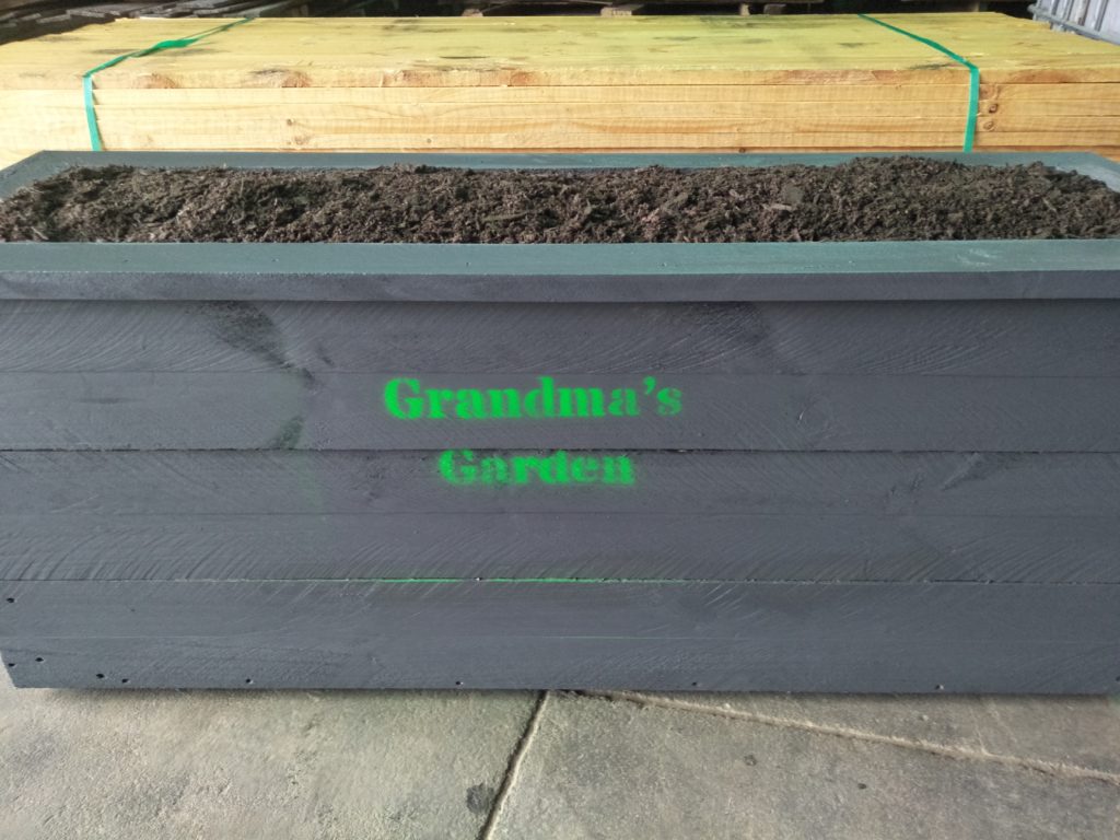 Planter Box Painted - Dan the Veggie Bin Man